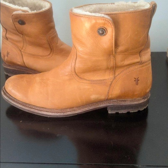 Frye | Shoes | Short Shearling Lined Fryes | Poshmark